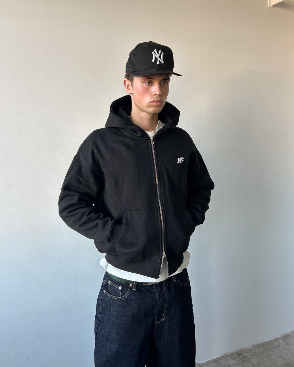 STAR LOGO CLASSIC ZIP (BLACK) – Double You Studios